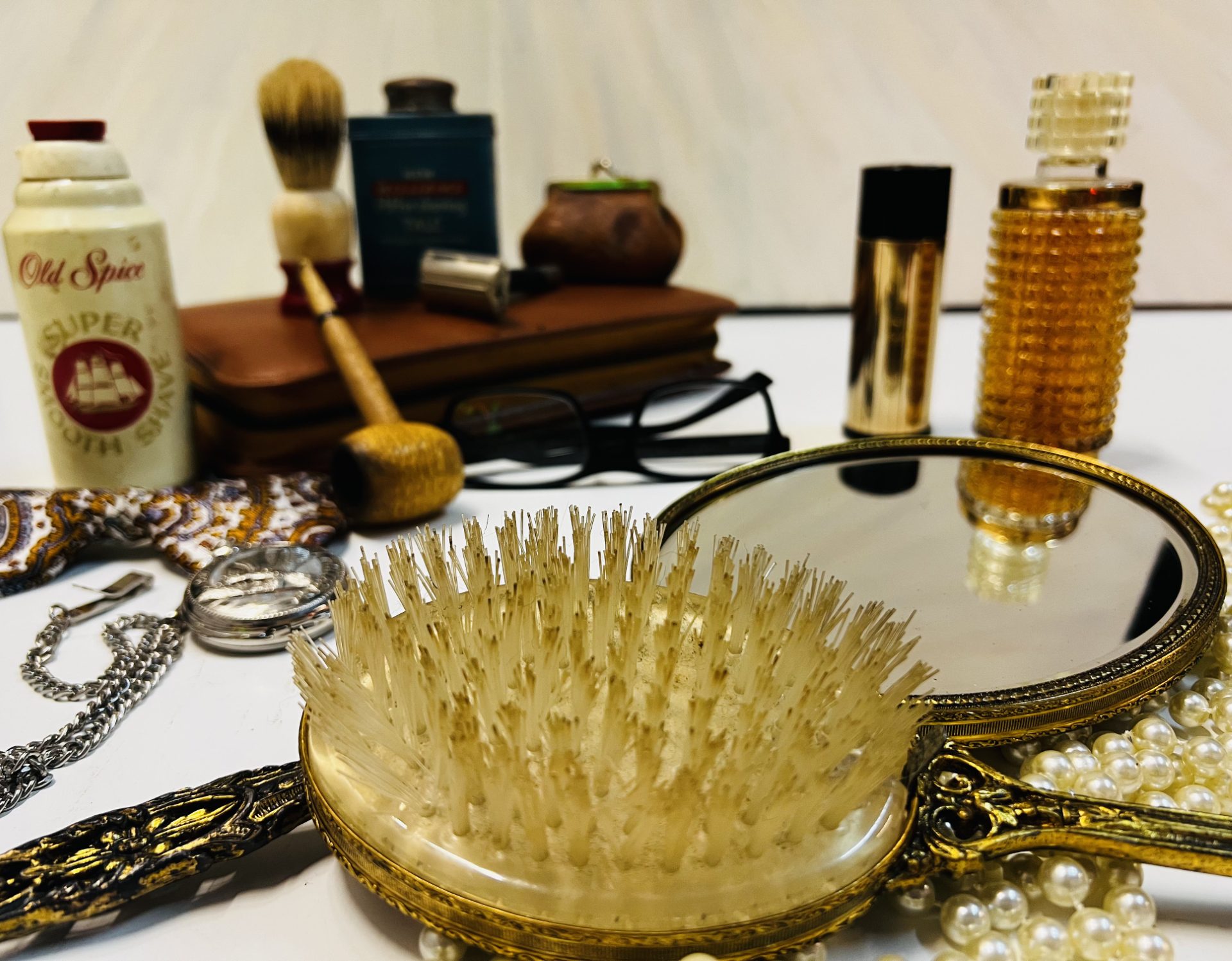 Vanity & Valet | Art Dogs Props
